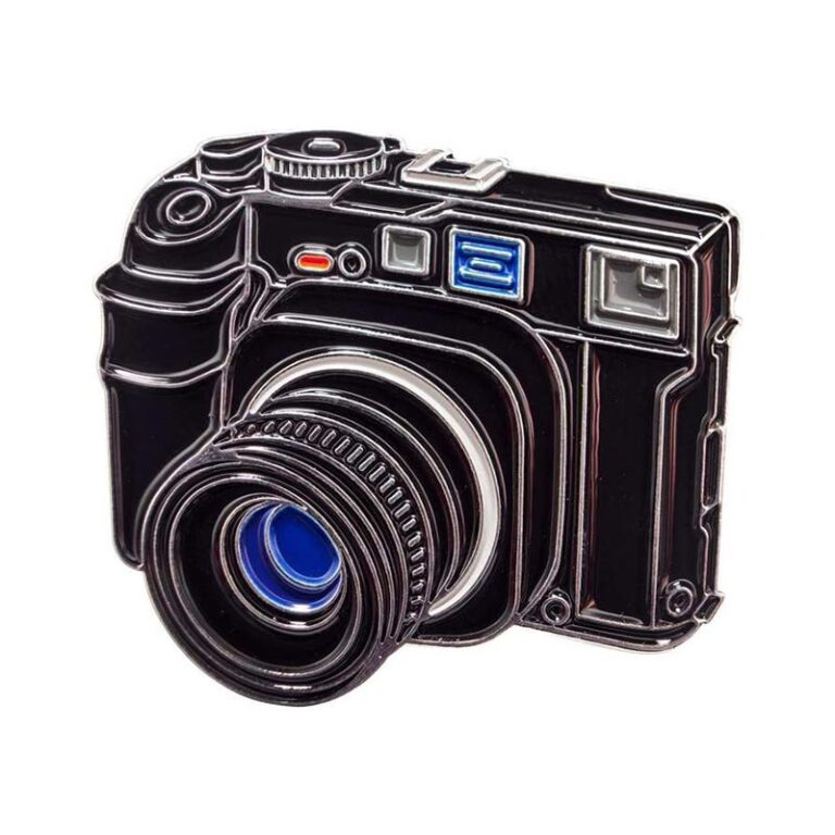 Mamiya 7 - medium format camera pin badge - i heart badges