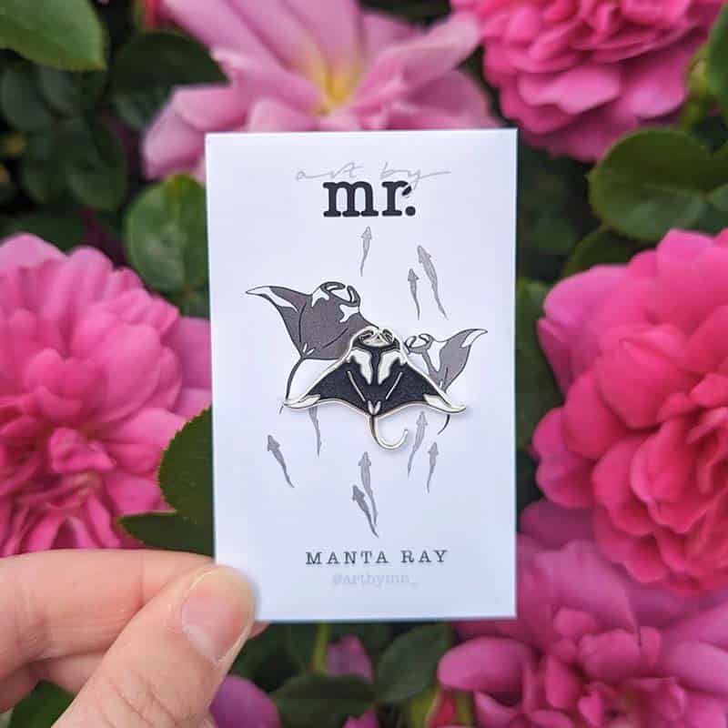 Manta ray pin badge - sea animal pin - i heart badges
