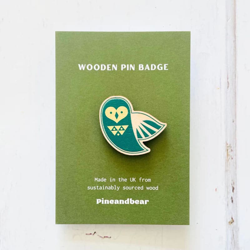 Owl - wooden pin badge - i heart badges