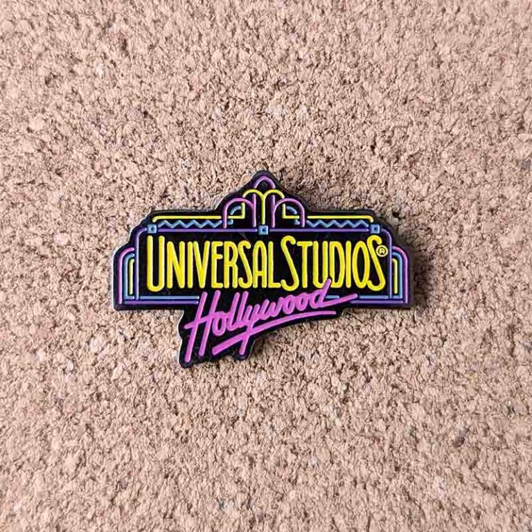 Universal Studios Hollywood - vintage pin badge - i heart badges
